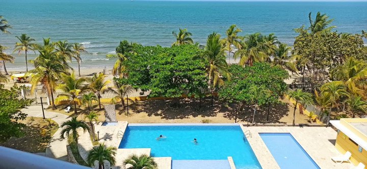 Apto Frente Al Mar, Edificio Mares De Coveñas. - Covenas