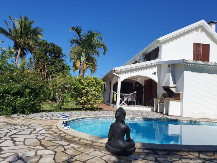 Chambre Privée Avec Piscine Dans Maison Partagée - La Réunion