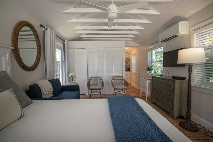 Bella Blue Cottage - Efficiency - West Palm Beach, FL