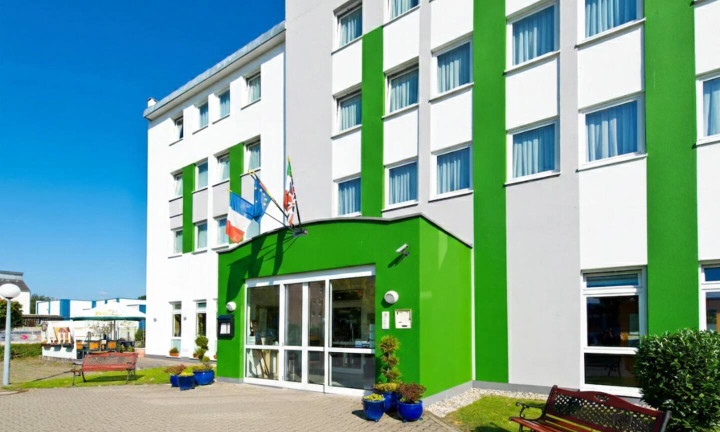 Comfortable Economy Stay Near The River - Dormagen