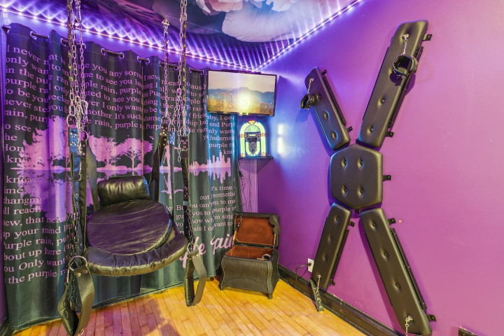 Mke Pleasure Paradyz - Bdsm - Adult Themed Retreat - Milwaukee, WI