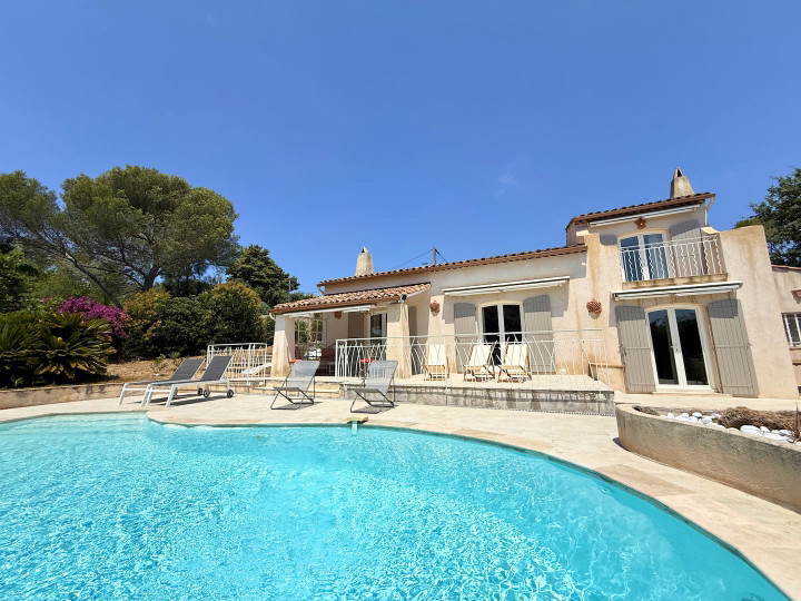 Spacieuse Villa Familiale Piscine & Climatisation - Saint-Raphaël