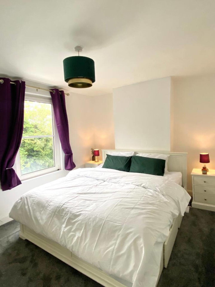 3 Bed Home With Luxury Bathroom - Chatham