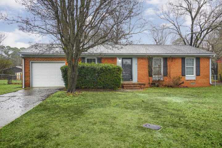 Fun Escape/game Room, Climbing Wall & King Bed! - Fayetteville, NC