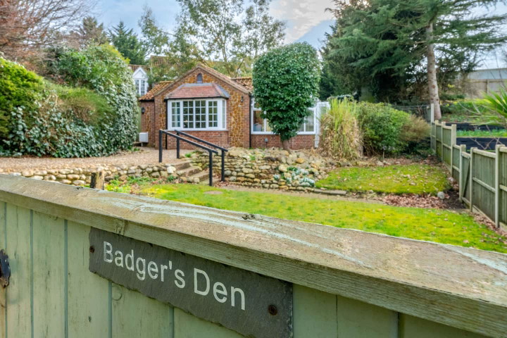 Badger's Den - Heacham