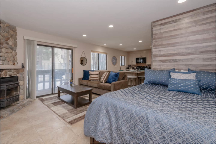 Mammoth Meadows Studio -- Hot Tub & Shuttle Access - Mammoth Lakes, CA