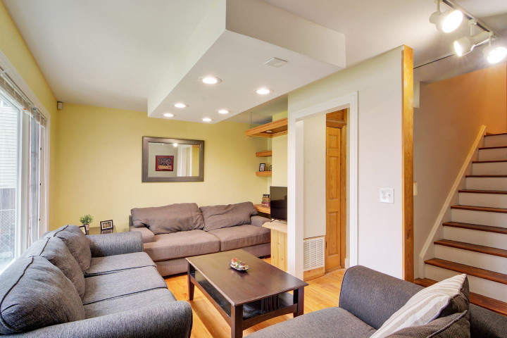 Large 12 Bedroom Chicago Home- Sleeps 25 - Chicago, IL