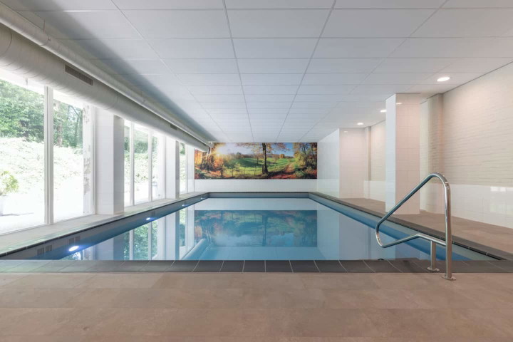 Modern Comfort! Indoor Pool, Onsite Dining! - Nijmegen