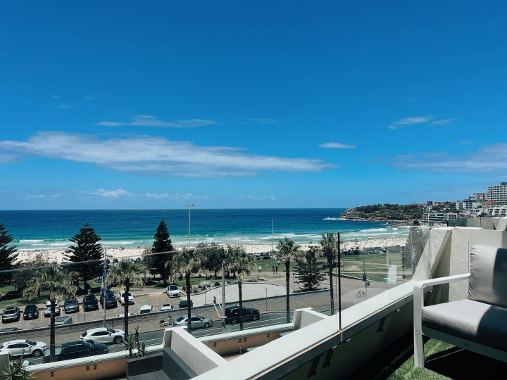 Bondi Beach Waves 2 Beachfront Apartment - Bondi Beach