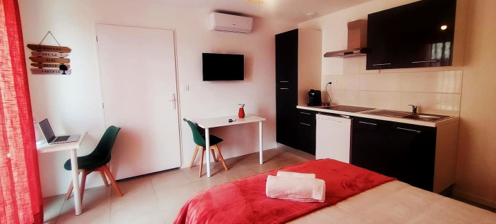 "Papyrus" Studio, Swimming Pool, Air Conditioning - Toulouse-Blagnac Airport (TLS)