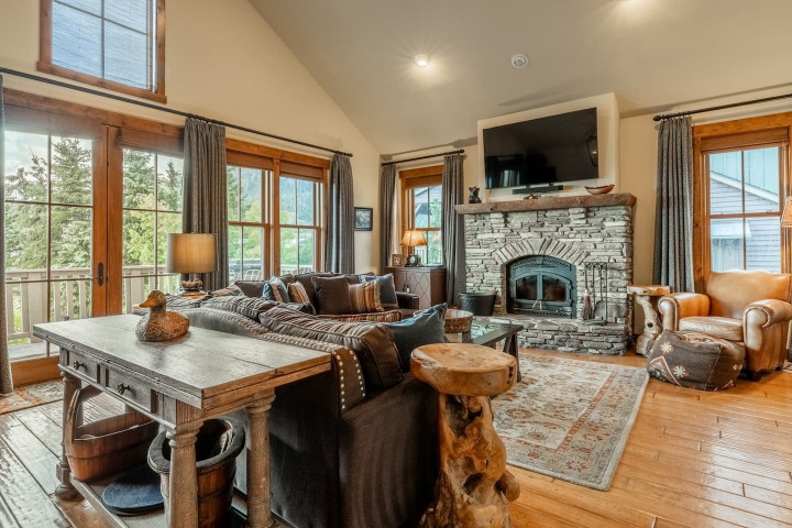 Lodges 1178 | Shared Hot Tub | Shuttle - Mammoth Lakes, CA