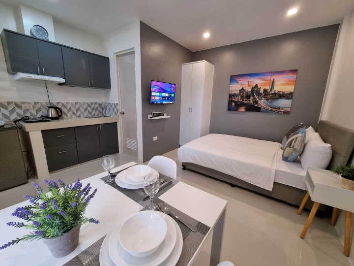 Cozy London Inspired W/ Wi-fi, Netflix & Parking - Naga