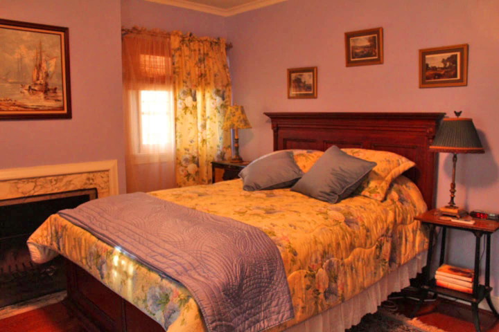 Shadyside 5th Avenue Bedroom, Pvt. Bath, Pkg. - Pittsburgh