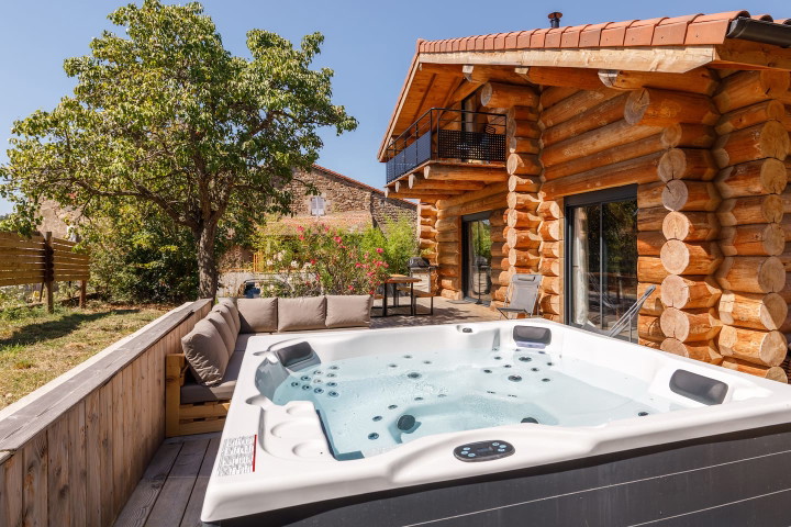5-star Family Cabin With Hot Tub & Horses In The Fjords - France