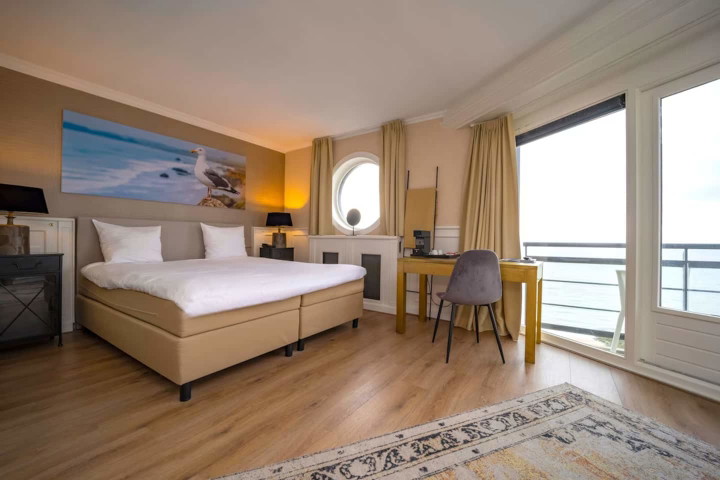 Oceanfront Elegance With Direct Beach Access! - Vlissingen