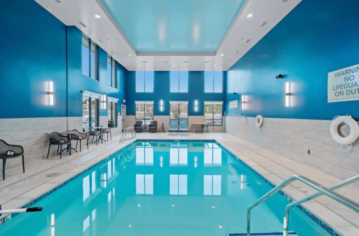Stylish 2 Hotel Suites W/ Parking & Breakfast - Morro Bay, CA