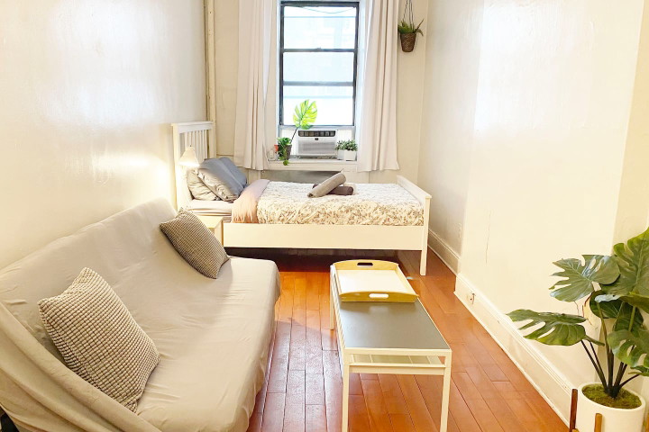 Private Studio With Shared Bath - New York