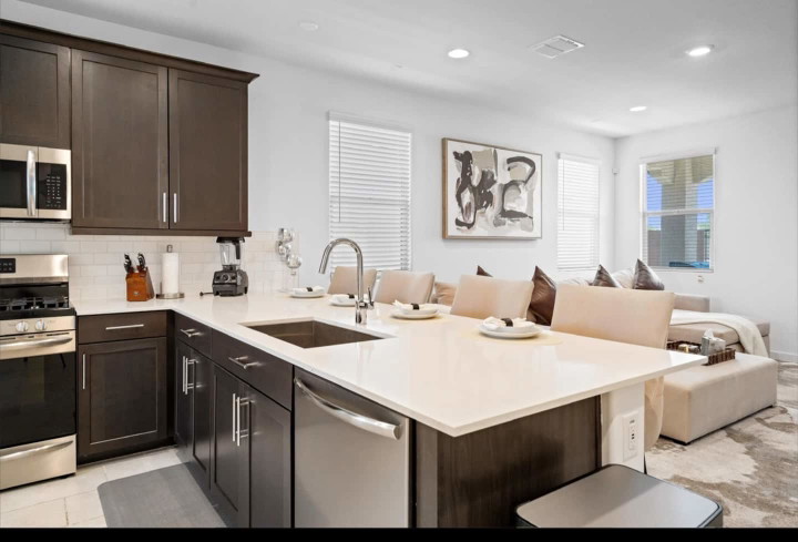 Stadium House - 3 Bedroom In Gated Community - Glendale, AZ