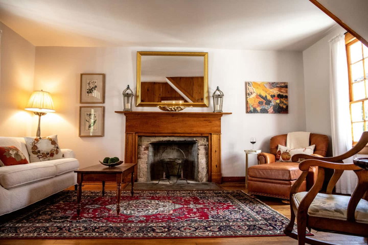 The Lafayette House: Modern. Cozy. Historic. - Lewisburg, WV