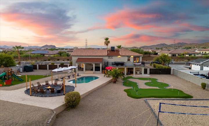 Epic Az Stay: Pickleball, Putt Putt, Heated Pool - Peoria, AZ