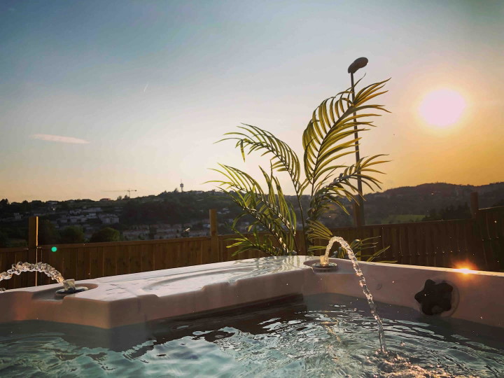 Maison Spa Avec Jacuzzi Et Balnéo Privatifs - Saint-Étienne