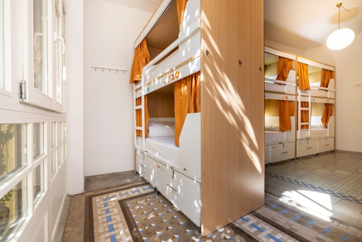 Bed In A 12 Bed Mixed Room. The Loft House Bcn - Barcelona