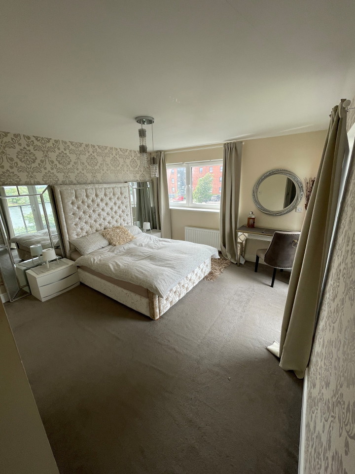 Modern Waterfront Apartment - Glasgow