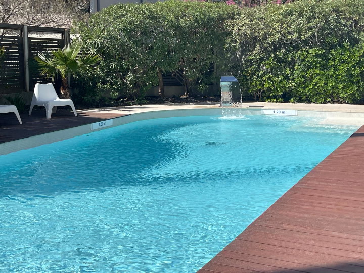 Beachfront Apartment With Pool - Marseille