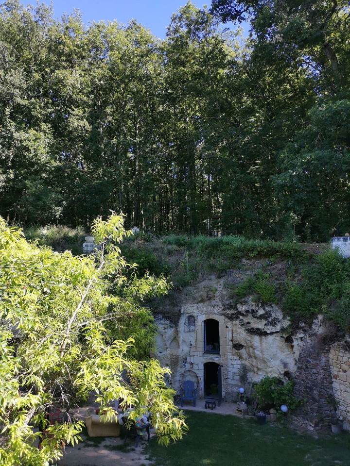 Emplacement Pour Tente Dans Un Lieu Insolite - Gennes