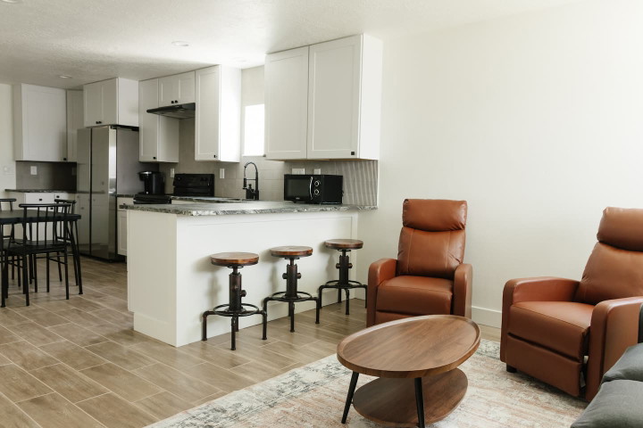 Remodeled Modern Home Central Location Slc Valley - Sandy, UT