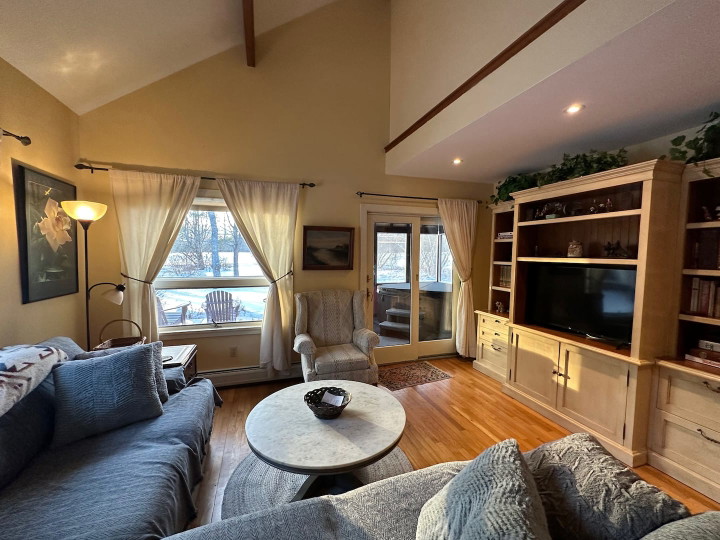 Midcoast Retreat | Hot Tub | Hbo | Walk To College - Brunswick, ME