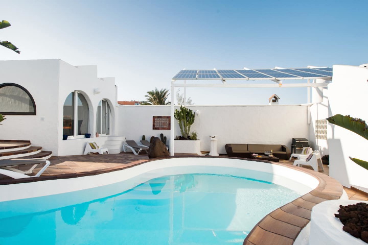Luxurious Balcony Overlooking The Sea, Four Bedrooms, Free Wifi - Ingenio