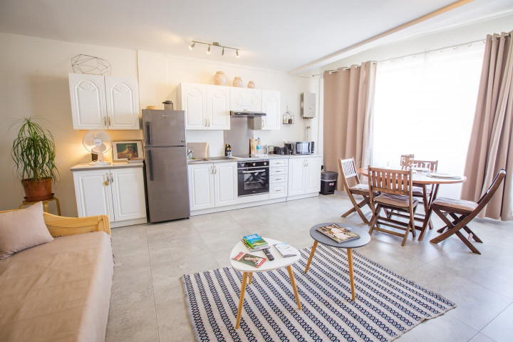 2 Min Marché Et Quai, 20 Mbs Wifi, Painapo24 - Polynésie française