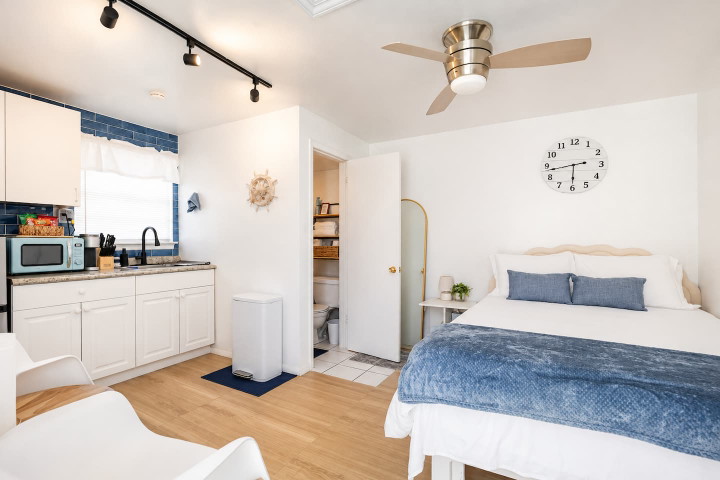 Coastal Casita - 8 Min From Beach! Wi-fi Available - Naples, FL