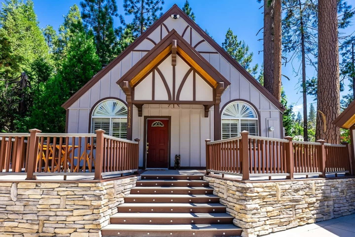 The Knotty Sparrow ~ Prime Spot + Smores Nights - Shaver Lake, CA