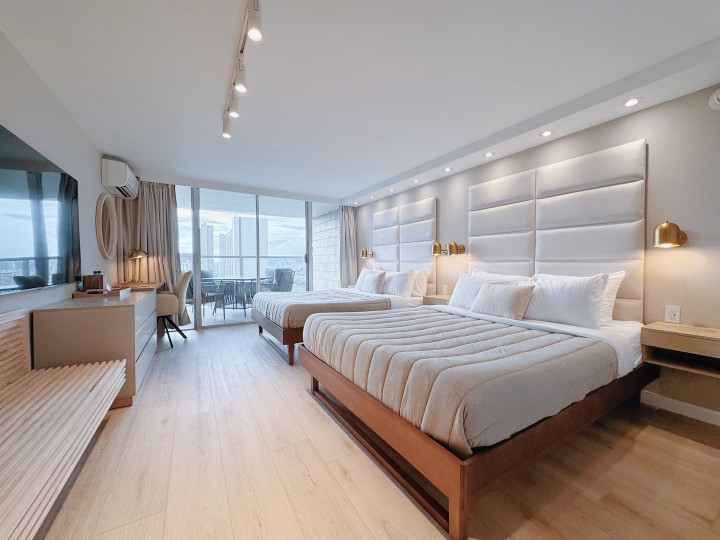 28f-upscale Chic Studio-waikiki-ocean&canal View - Honolulu, HI