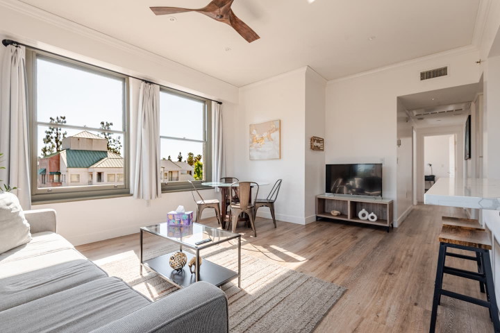 2 Bed 2 Bath W Disneyland Peakaboo Fireworks View - Anaheim, CA
