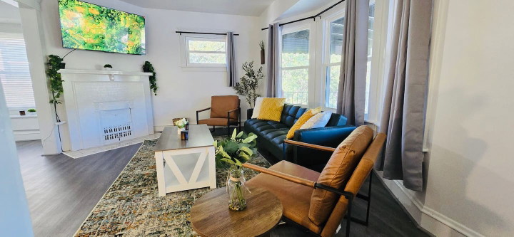 2024 Remodeled Up Unit 3bedroom In West Cle - Berea, OH