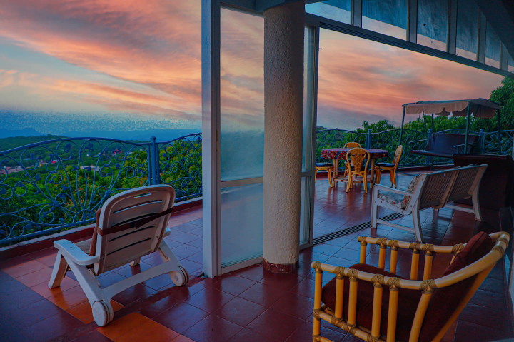Valleyview Pvt Villa 6 Ac Rooms & Pet Friendly - Mahabaleshwar