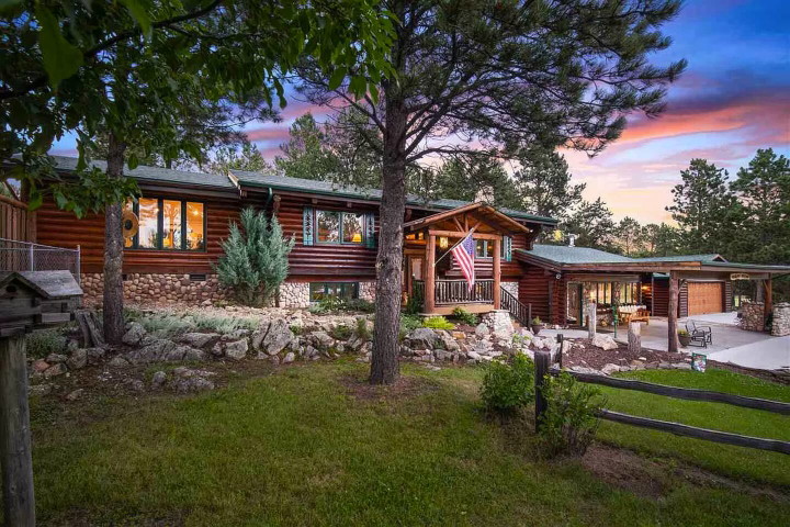The Lodge Suite @ Dakota Dream B&b - Mount Rushmore, SD