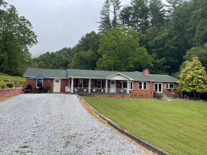 Mountain Getaway! - Franklin, NC