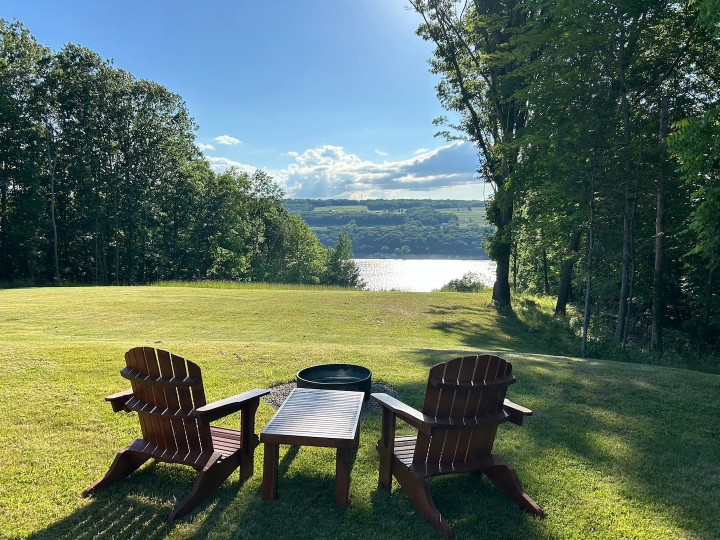 Beautiful Lake And Bluff View - Dundee, NY