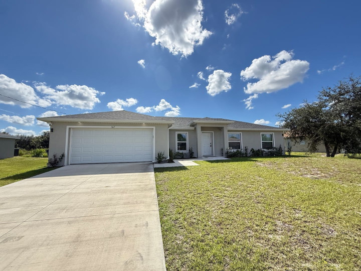 4br Lehigh Acres Home Near Ft Myers & Jetblue Park - Lehigh Acres, FL