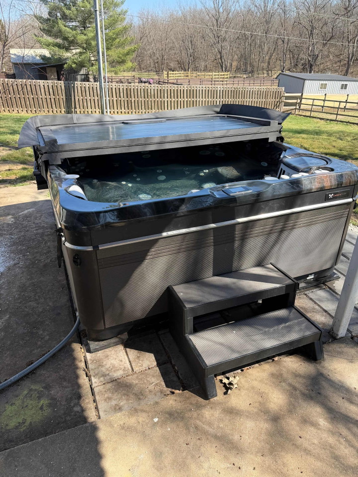 Peaceful Retreat With Hot Tub - Springfield, IL