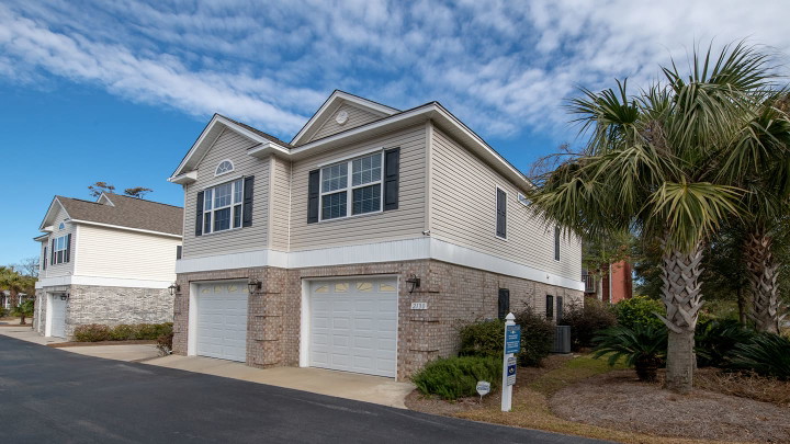 Beautiful 4-br, 3-bath House- Minutes To The Beach - South Carolina