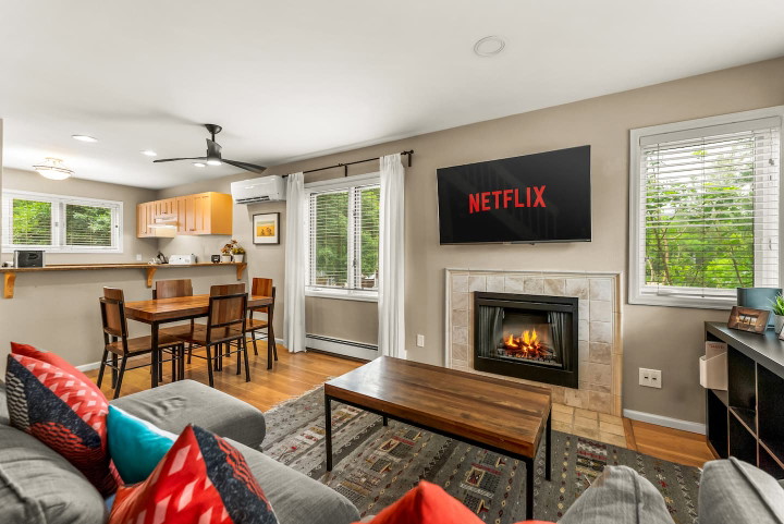 Downtown Creekside Retreat - Boulder, CO