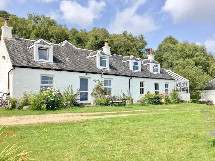 Beautiful Woodland Cottage With Stunning Sea Views - Arran