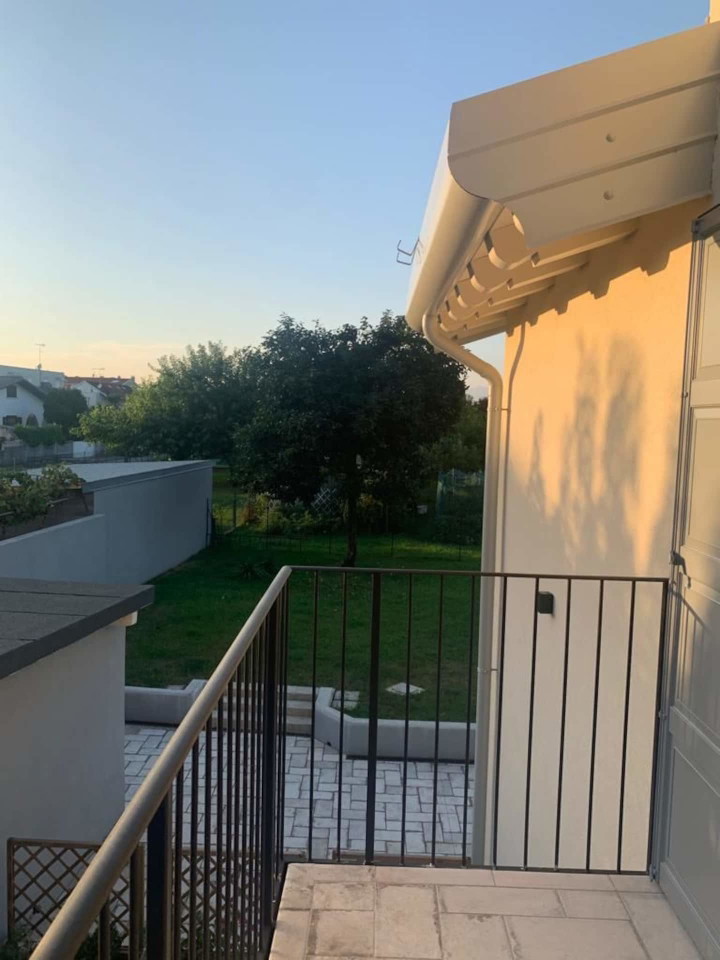 Large, Apartment In Court: 3 Rooms+parking, Udine - Udine