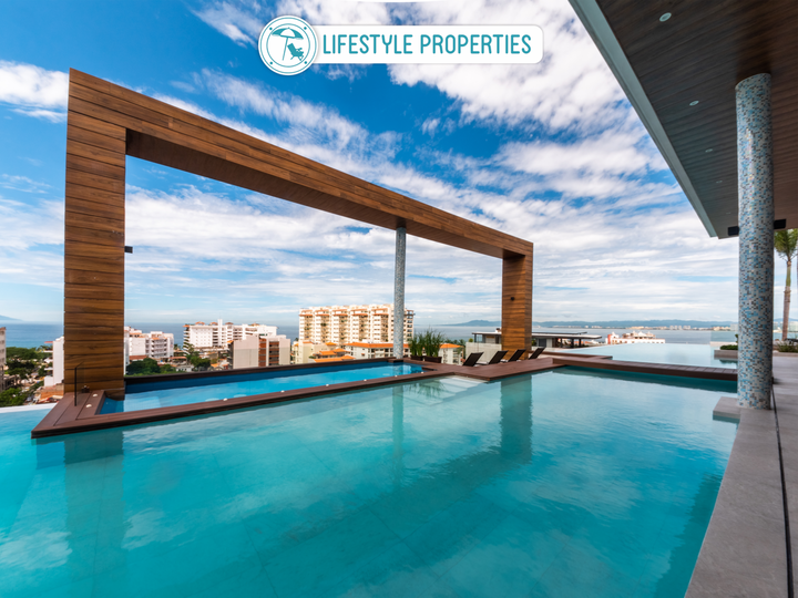 Luxe 2br W/ Balcony, Pool & Gym - Puerto Vallarta
