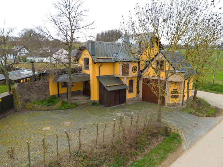 Petersberg Court - Herrenhaus - Euskirchen